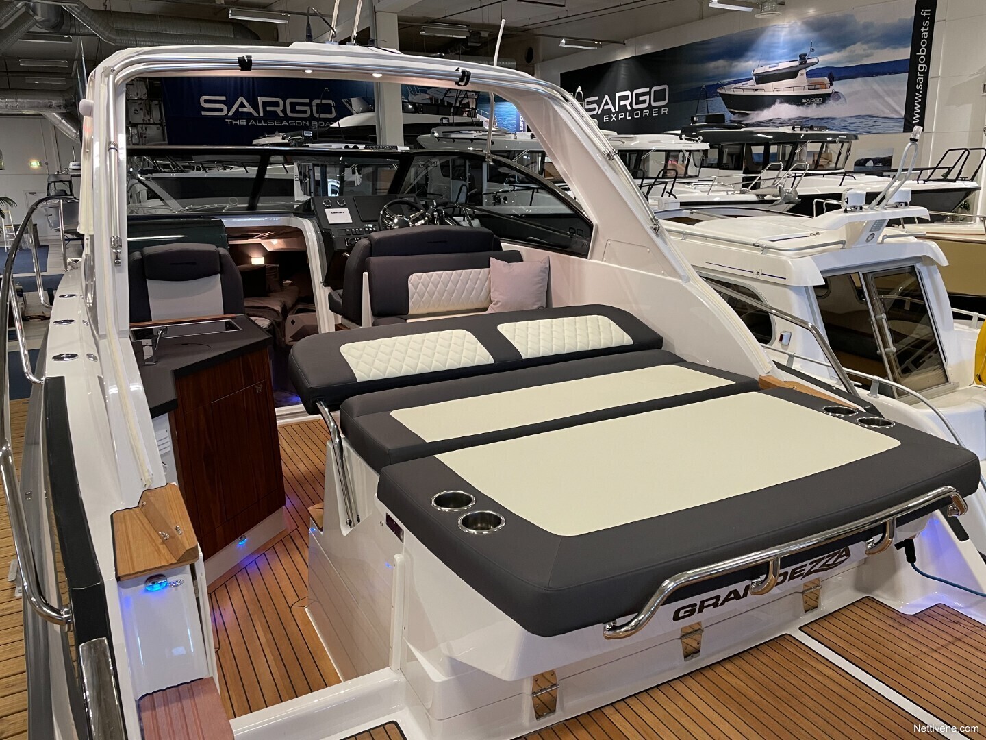 Grandezza 28DC Premium Yacht- Mitbaadmarked.dk